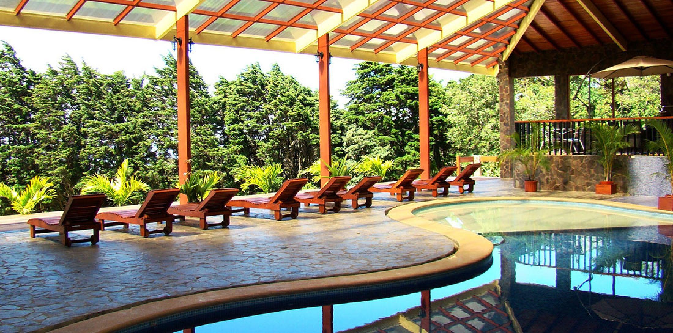 Costa Rica Hotel; Hotel El Establo - Monteverde