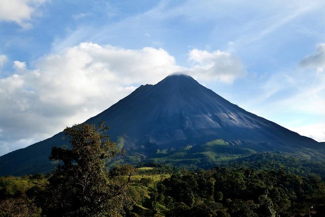 Costa Rica Tours: Arenal Volcano & Tabacon Hot Springs